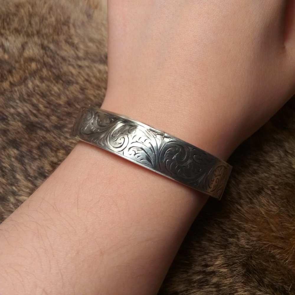 Antique Sterling Silver Engraved Bracelet - Gem